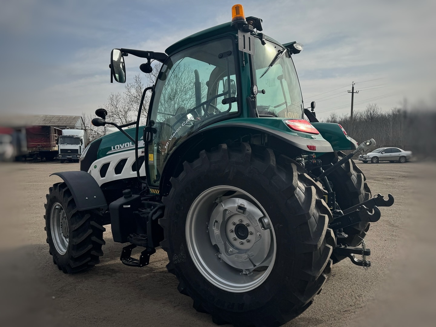 Техноторг завіз на ринок України перший трактор Lovol P4110 у новому дизайні — Біржа ...