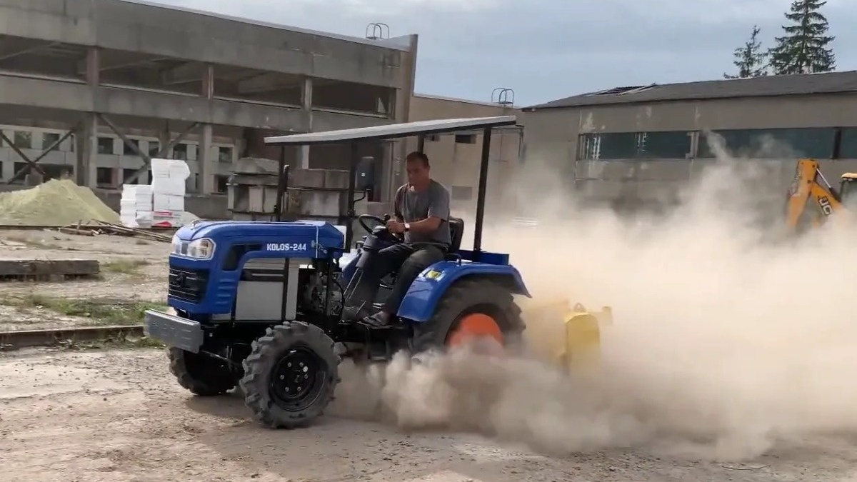 ElectroAgroTechnic виготовляє електричні трактори з сонячними панелями на Львівщині — Біржа ...