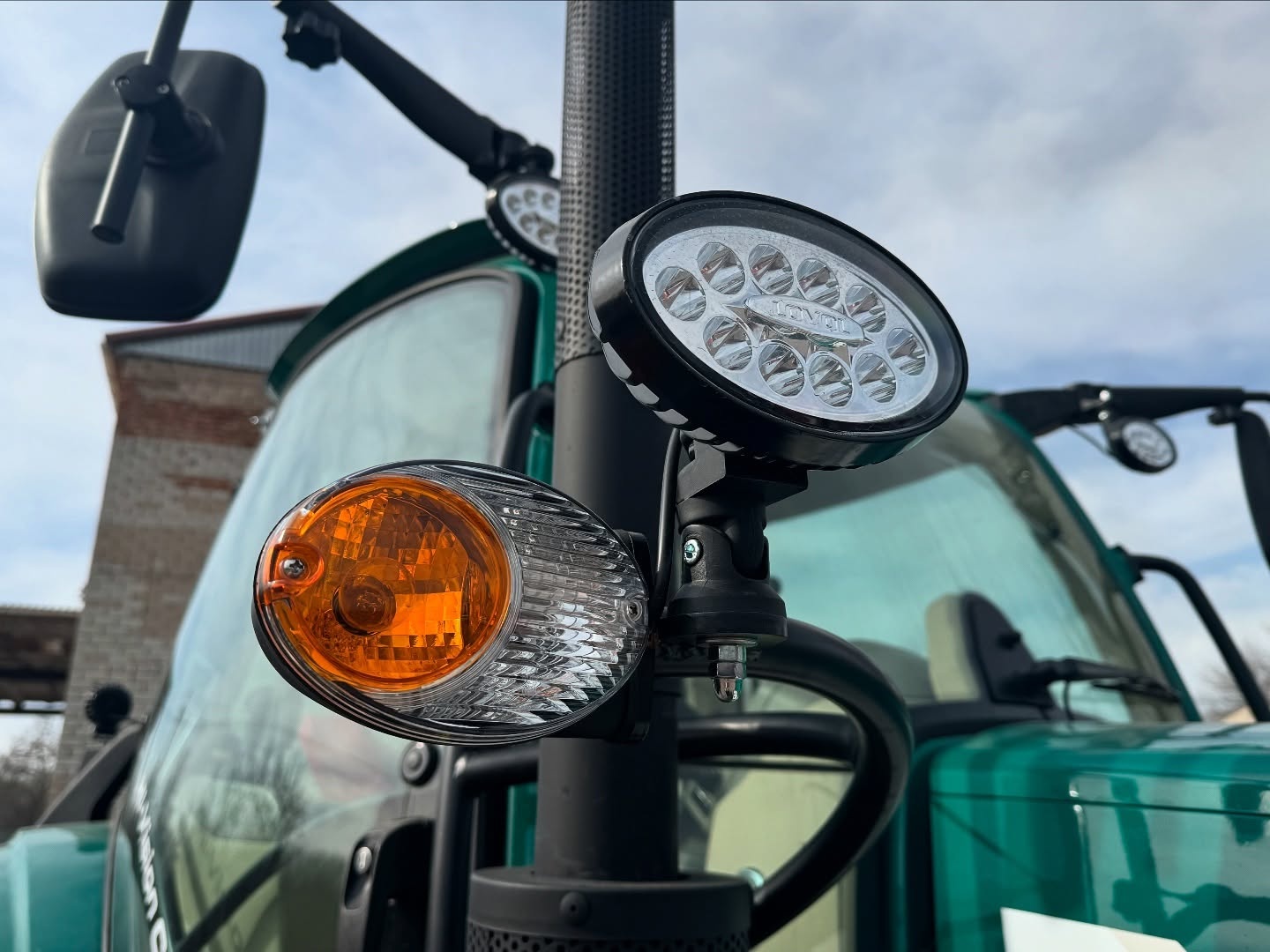 Техноторг завіз на ринок України перший трактор Lovol P4110 у новому ...