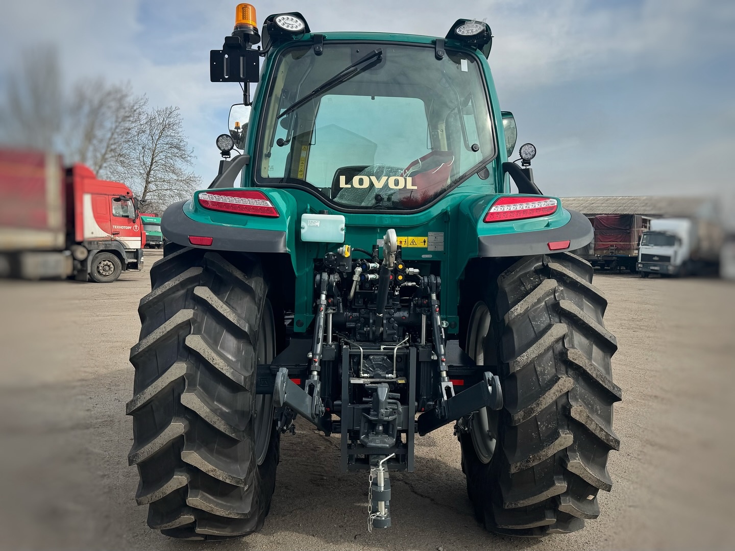 Техноторг завіз на ринок України перший трактор Lovol P4110 у новому ...